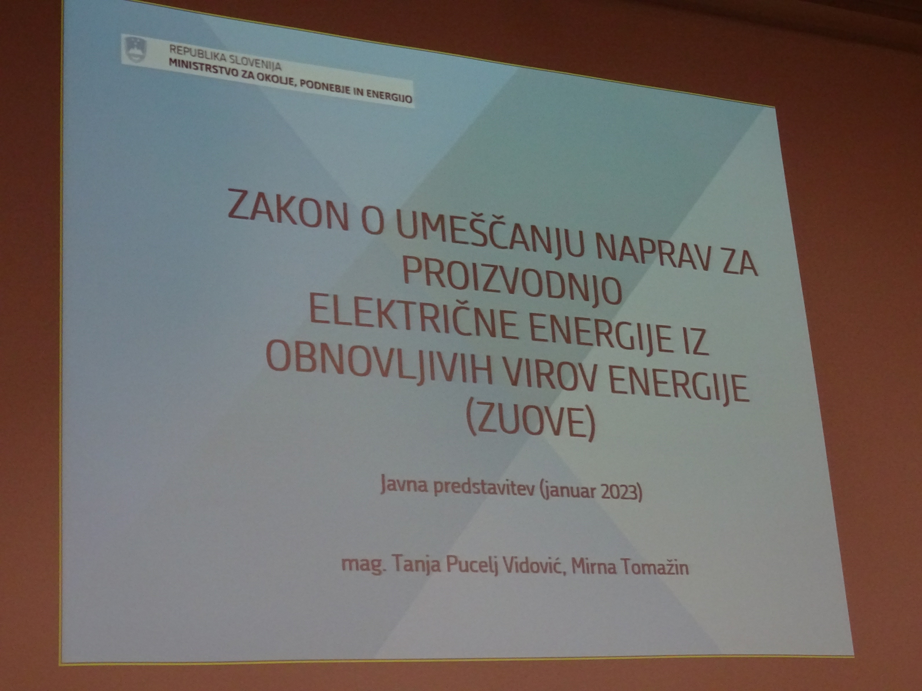 Ob načrtih za tri vetrnice na Košenjaku prebivalce skrbita hrup in ...